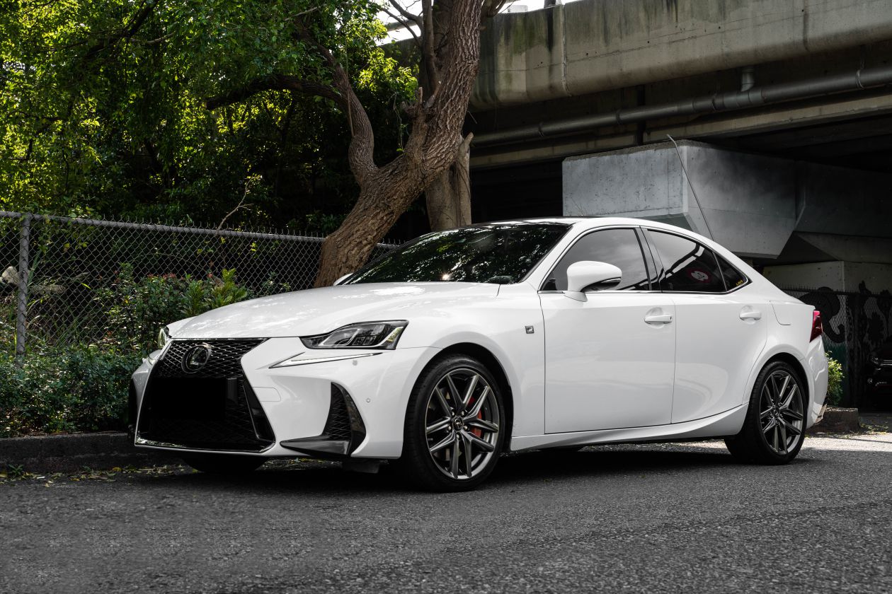 2018 LEXUS IS300 F Sport 全套影音 #0701 LEXUS第三方認證 - 船長車庫