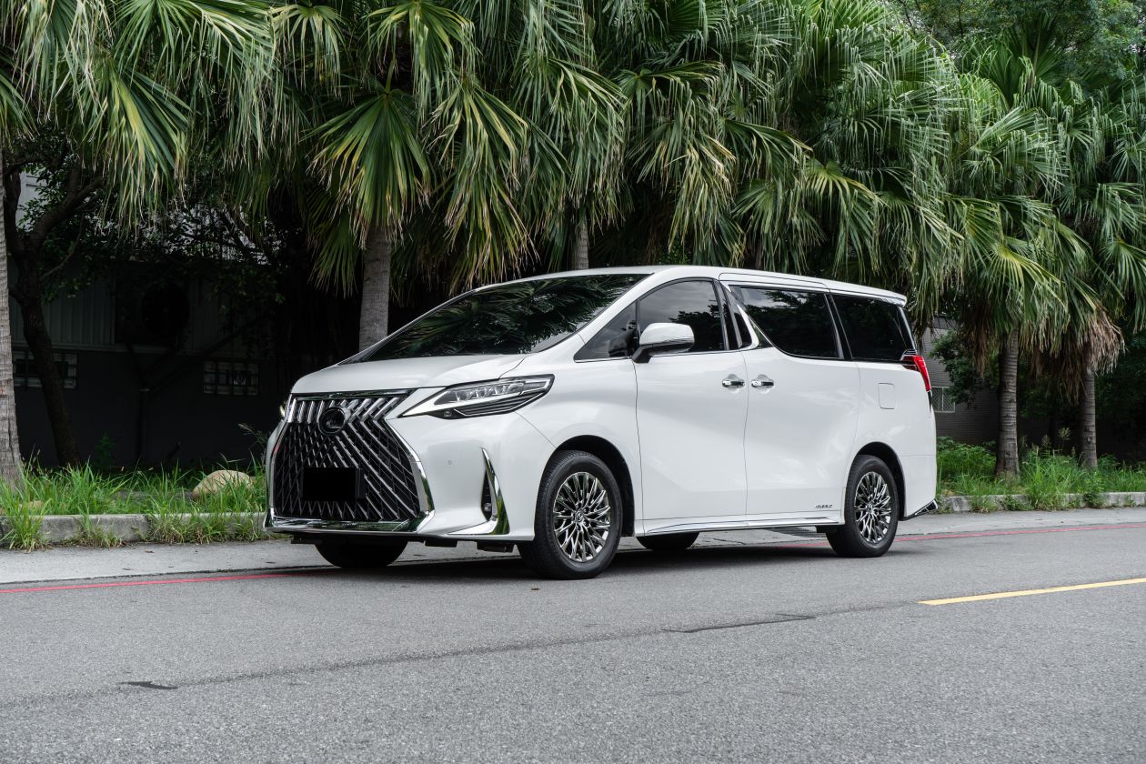總代理 2023 LEXUS LM300h 7人座 僅跑2萬#5931 LEXUS第三方認證 - 船長車庫